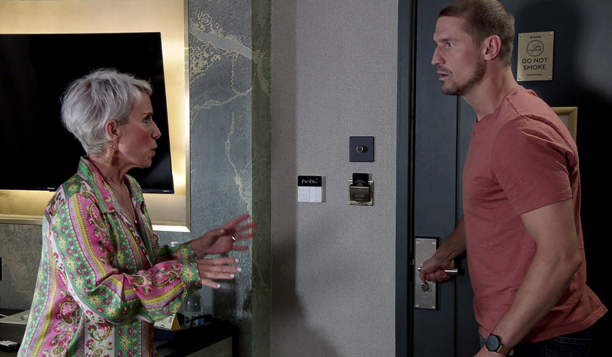 OVERWHELMED! Coronation Street Star Left In TEARS As Brookside Memories ...