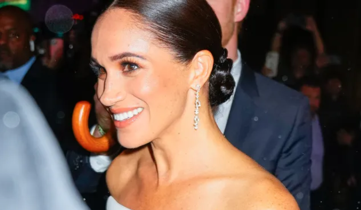 ROYAL NEWS! Meghan Markle Sets UNREALISTIC DEMANDS For Her UK Return ...